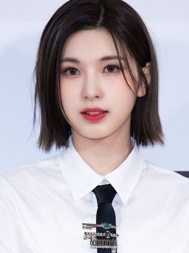 #分享 今天在TMA紅毯很漂亮的短髮Bae🐥 (左滑多圖) - NMIXX板 | Dcard