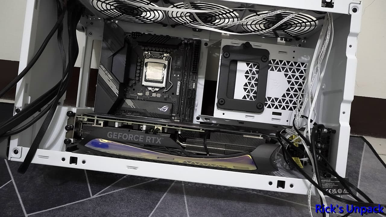 【開箱】朦朧美、散熱佳直立小機殼 | CORSAIR 2000D RGB AIRFLOW + CORSAIR SF850L開箱 - 3C板 | Dcard