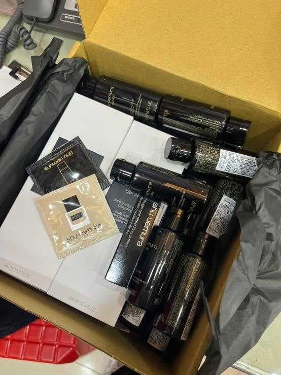 #我要賣 #我要賣 植村秀黑米潔顏油450ml 正貨1罐 已售出 - 二手交易板 | Dcard