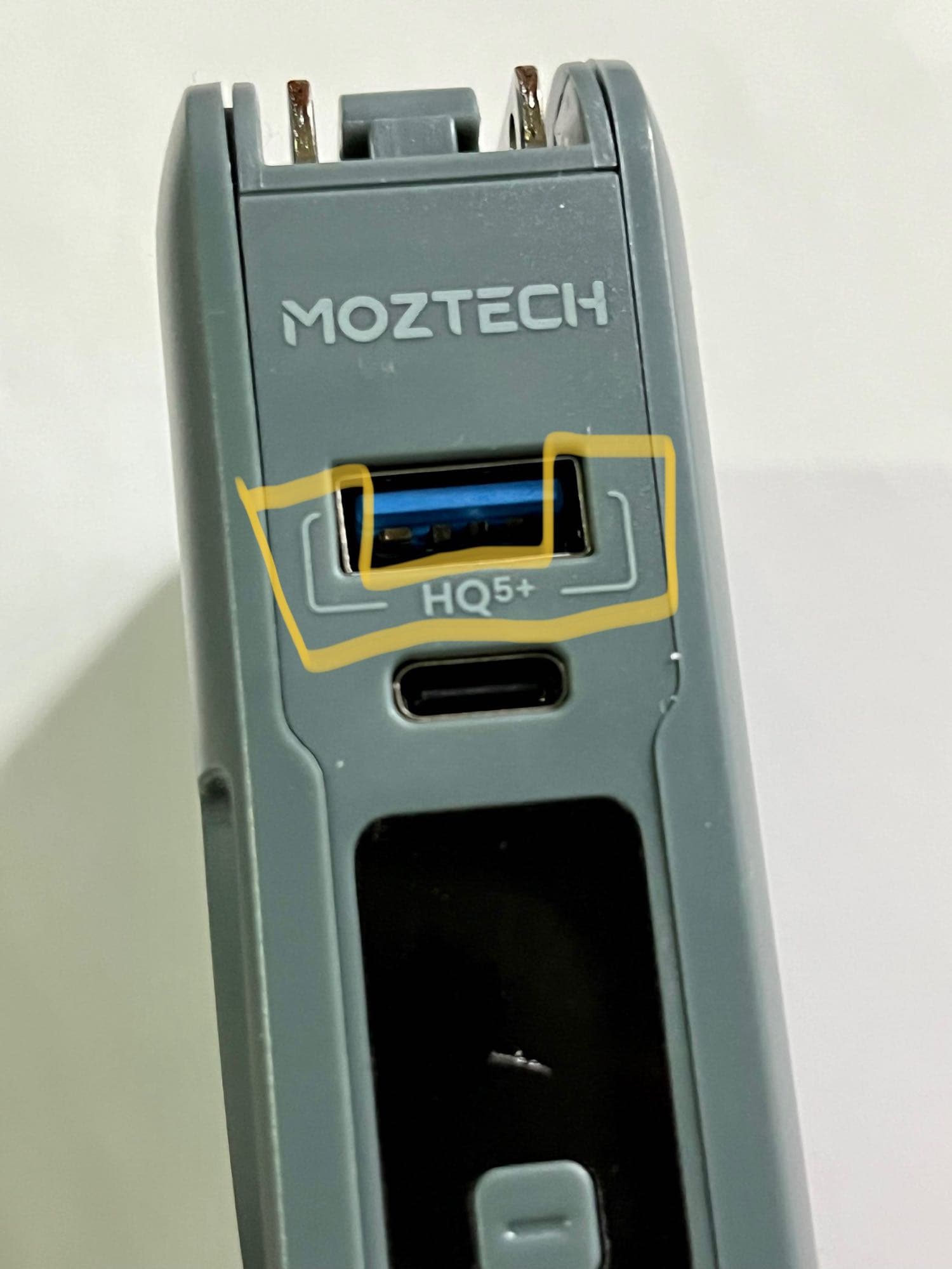 Moztech行動電源真假😭 - 3C板 | Dcard