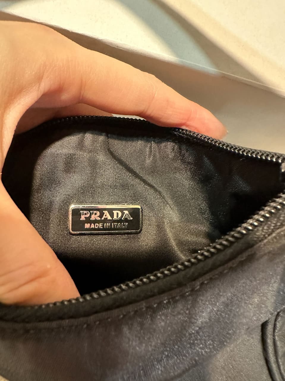 #我要賣 #我要賣 甜價 prada hobo - 二手交易板 | Dcard