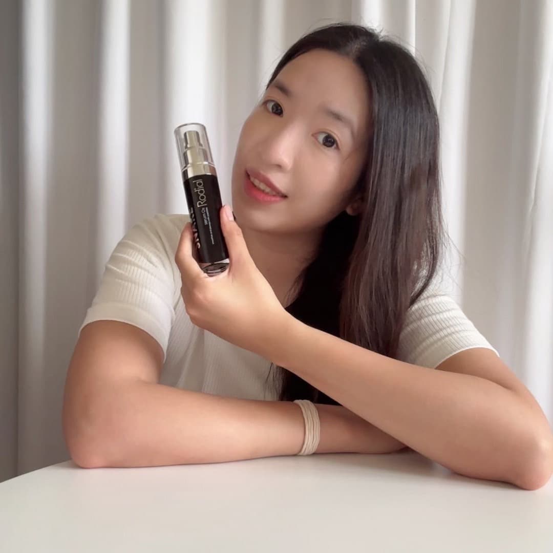 #開箱 妝感服貼神器大公開 𝐑𝐨𝐝𝐢𝐚𝐥 鎖時 𝐎𝟐 精華 #我來開箱 - 購物狂｜𝑭𝒍𝒐𝒓𝒂 💋 (@flora813) | Dcard
