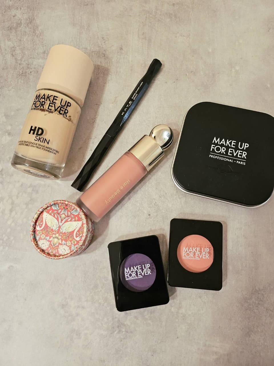 溫柔小女人約會妝容🌷 #MAKE UP FOR EVER眼妝之巔 - 美妝板 | Dcard