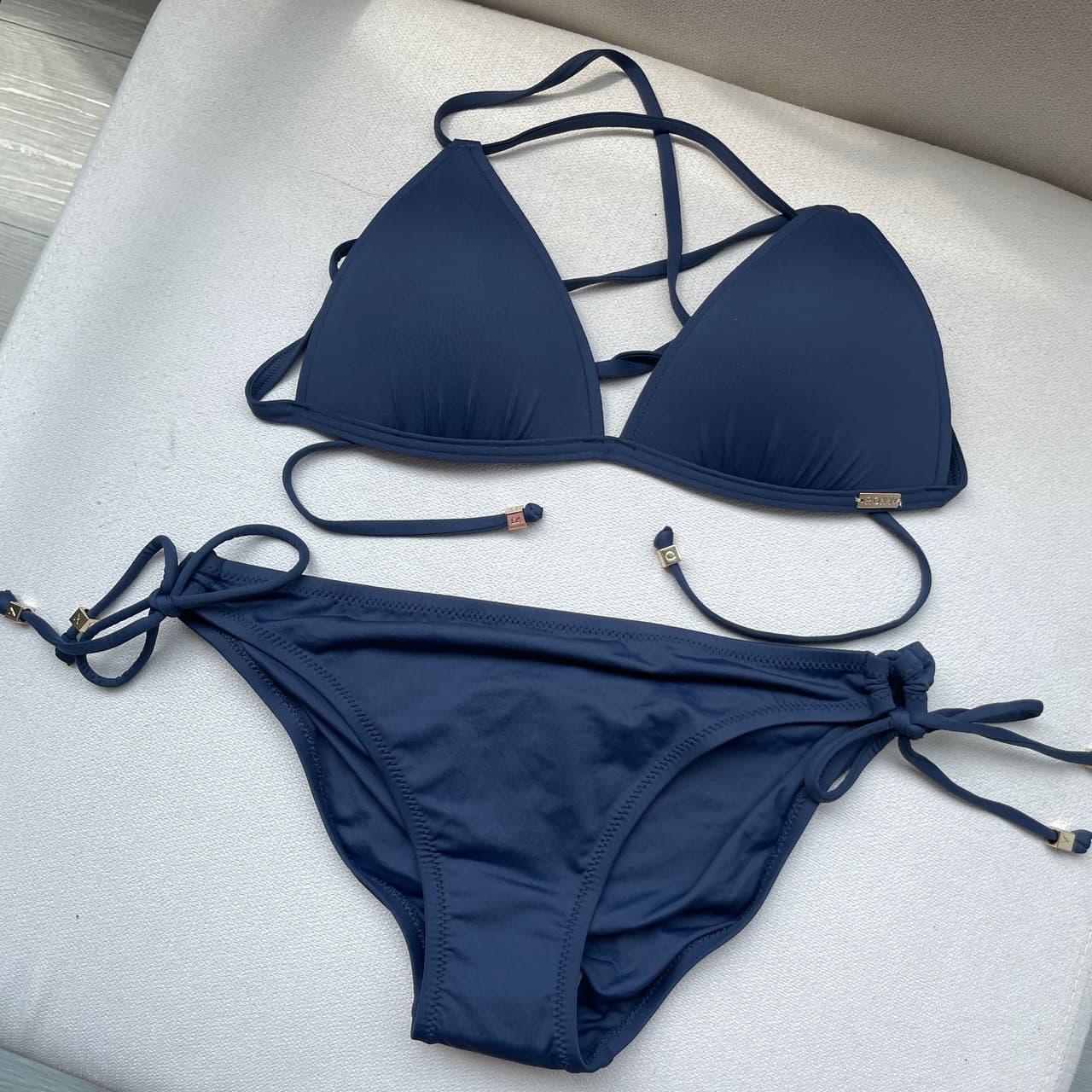 終於入手了！我夢想了15年的ROXY比基尼開箱 - 女孩板 | Dcard
