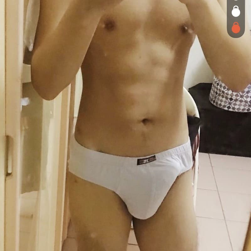 找穿三角褲的同好 - B138 留言 | Dcard