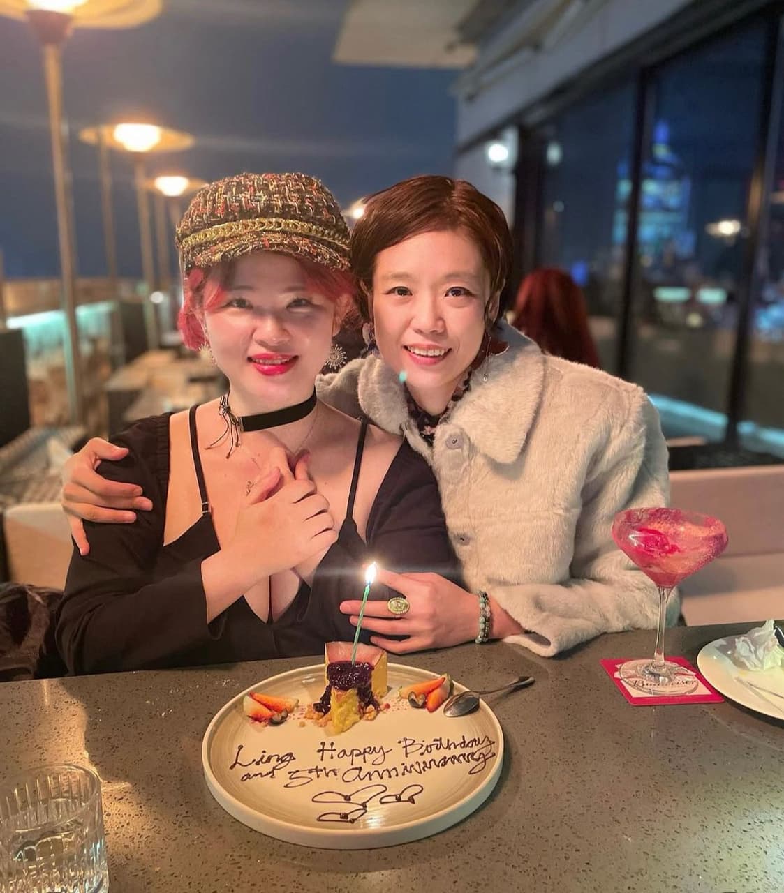 Happy birthday to me & 5 years anniversary for us🌈🌈 - 鈴鈴です (@lingdan1015) | Dcard