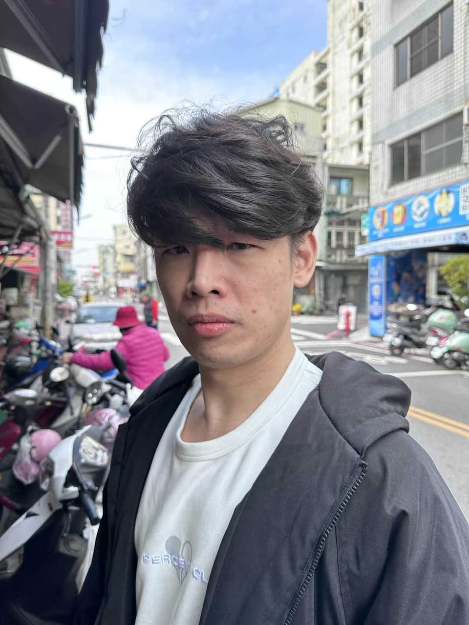 羅傑受歡迎的原因？ - B16 留言 | Dcard