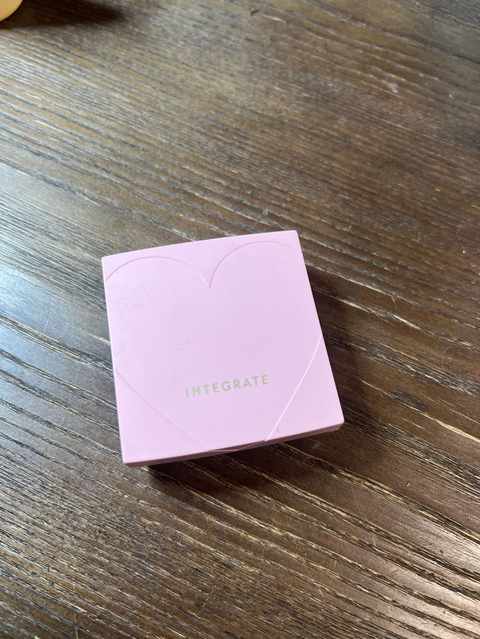 #我要賣 Integrate粉餅、 1028睫毛膏 - 二手交易板 | Dcard