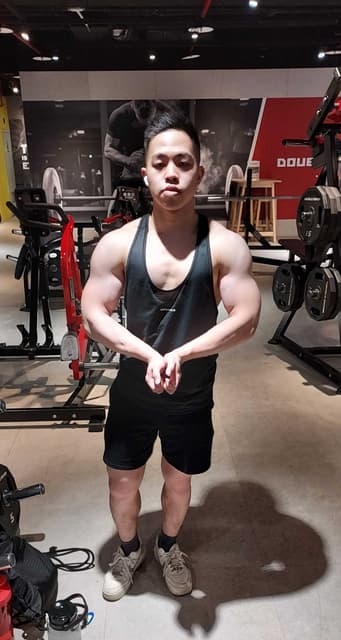 #長相 長相評分 23Y 160母胎單壯壯哥布林 - 長相請益板 | Dcard