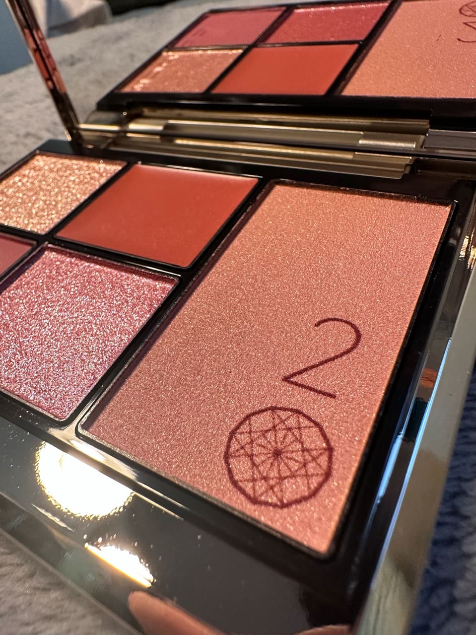 #分享 #心得 SUQQU 20周年 頰彩盤雷雷分享 - 美妝板 | Dcard