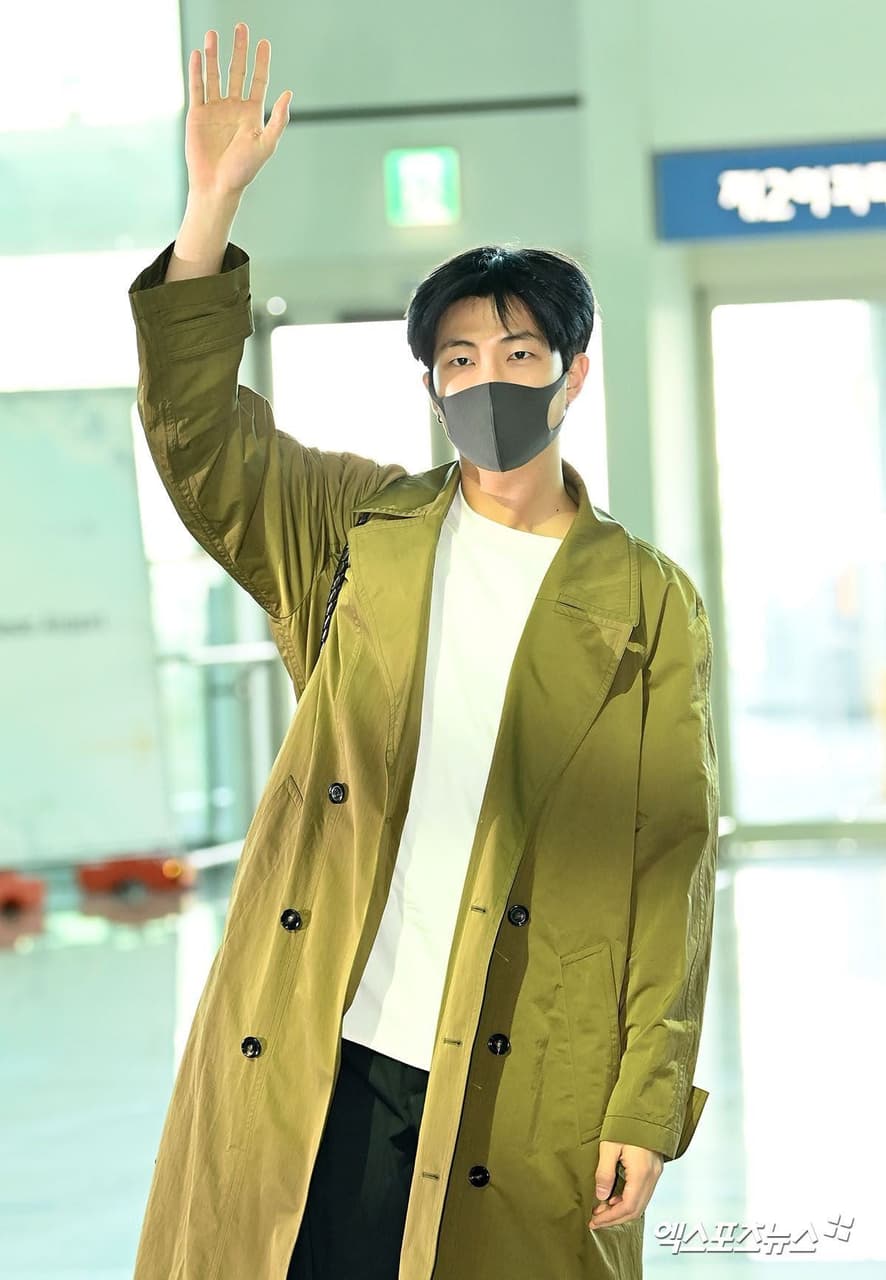 #分享 參加Bottega Veneta時裝秀而前往米蘭的防彈少年團RM - BTS板 | Dcard