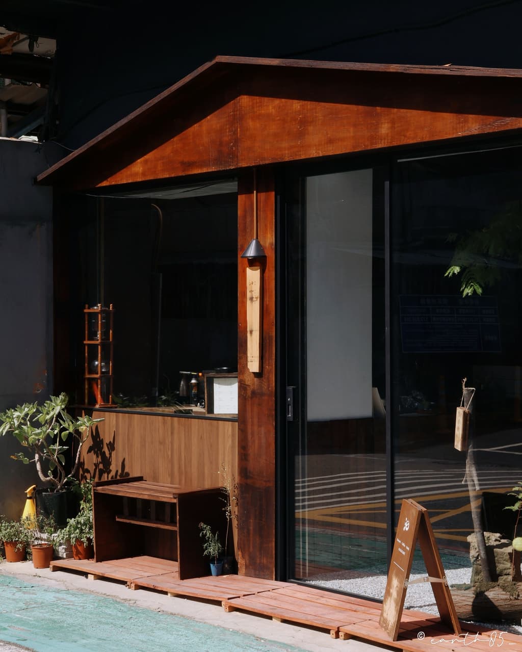 ㄩㄐ今天吃什麼？帶你們吃日式懷舊深夜咖啡廳｜汩咖啡 GU Coffee - 美食板 | Dcard