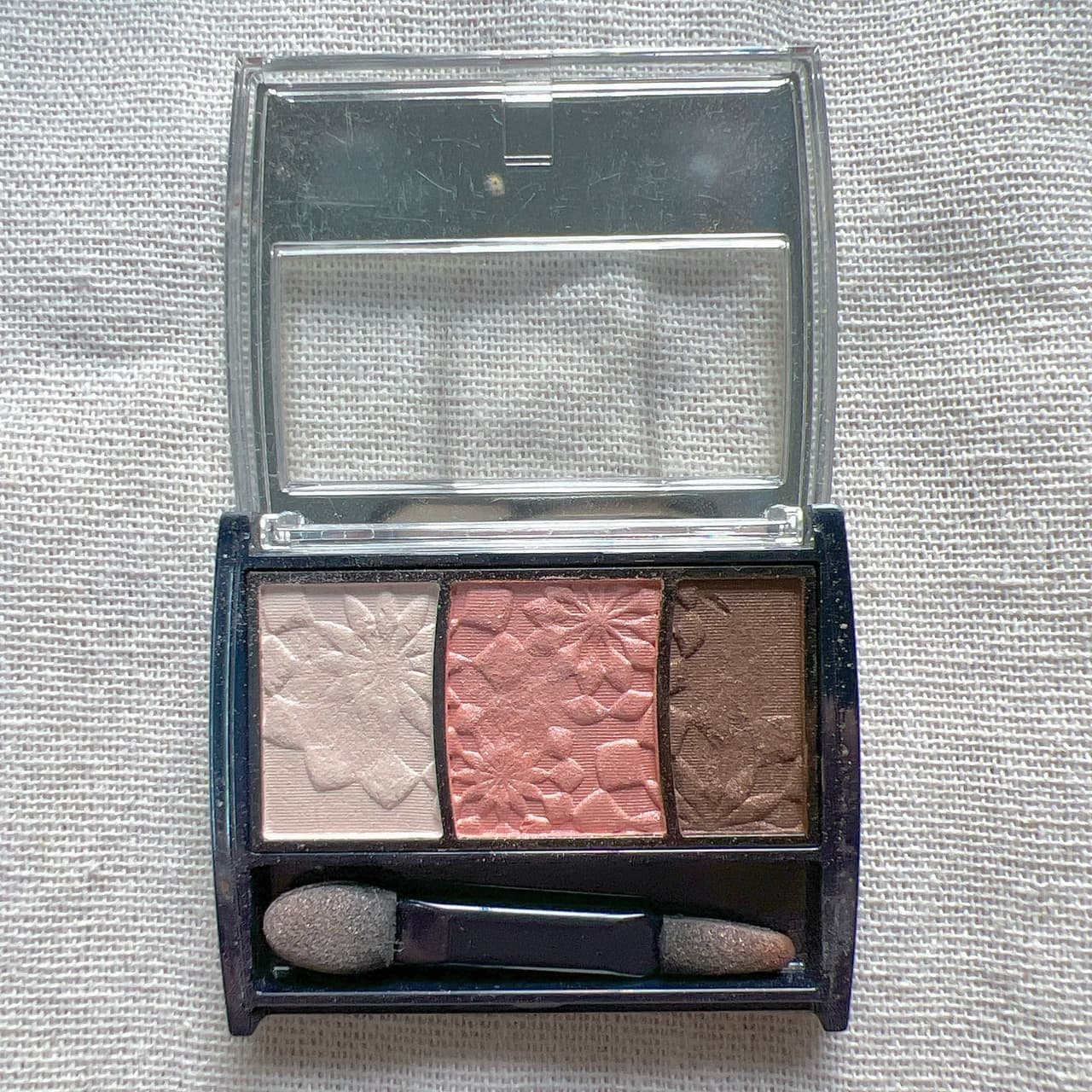 #贈送 （已贈出）過期彩妝類 - 贈物板 | Dcard