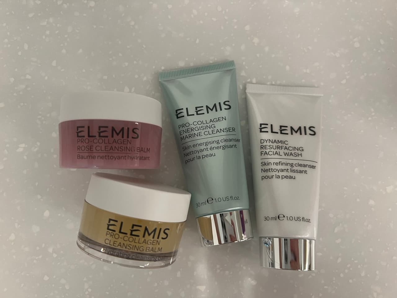 #開箱 跟我妹一起合資買的ELEMIS聖誕禮盒😍🎄 - 美妝板 | Dcard