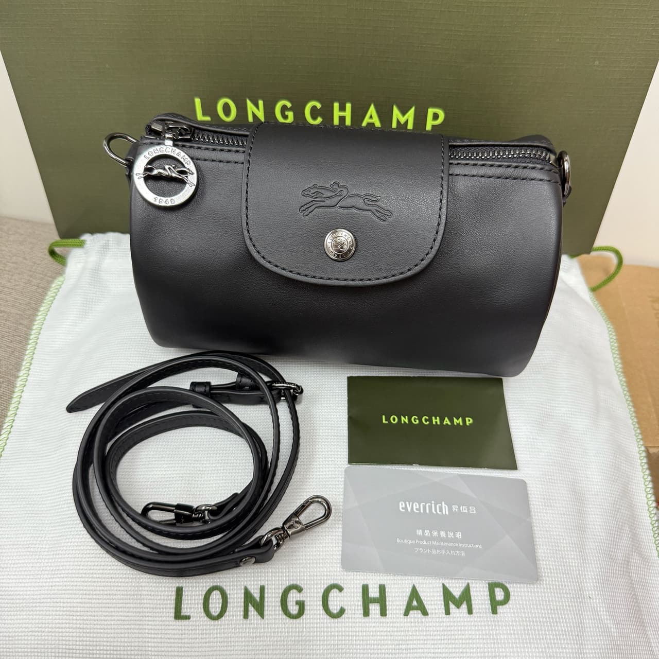 #我要賣 全新Longchamp圓筒包 - 二手交易板 | Dcard