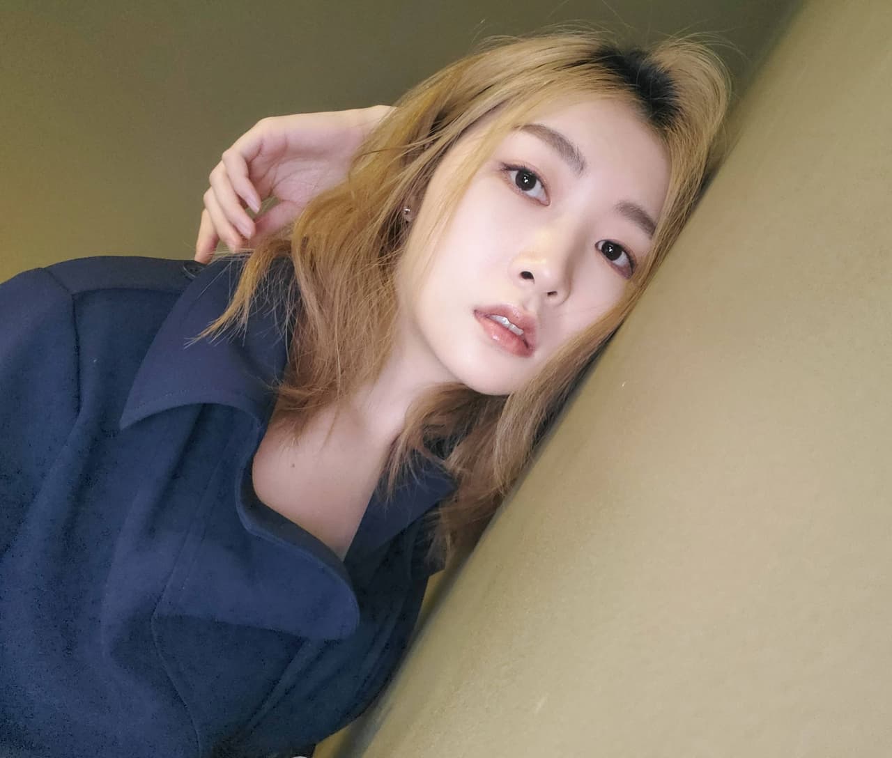 溫柔乾燥色系妝容 - QM (@qmart) | Dcard