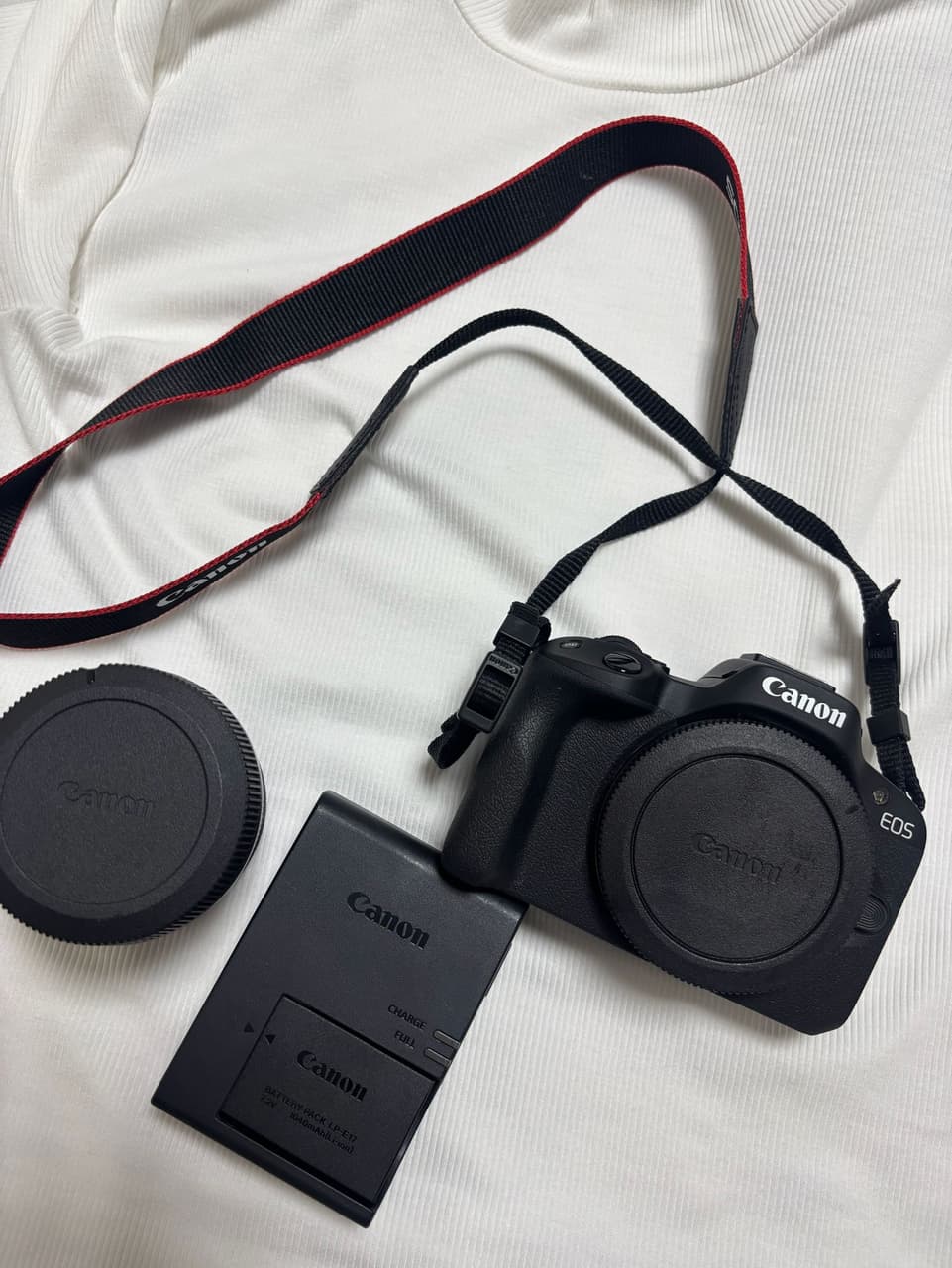 #我要賣 [售]Canon EOS R50+RF-S18-45mm - 二手交易板 | Dcard
