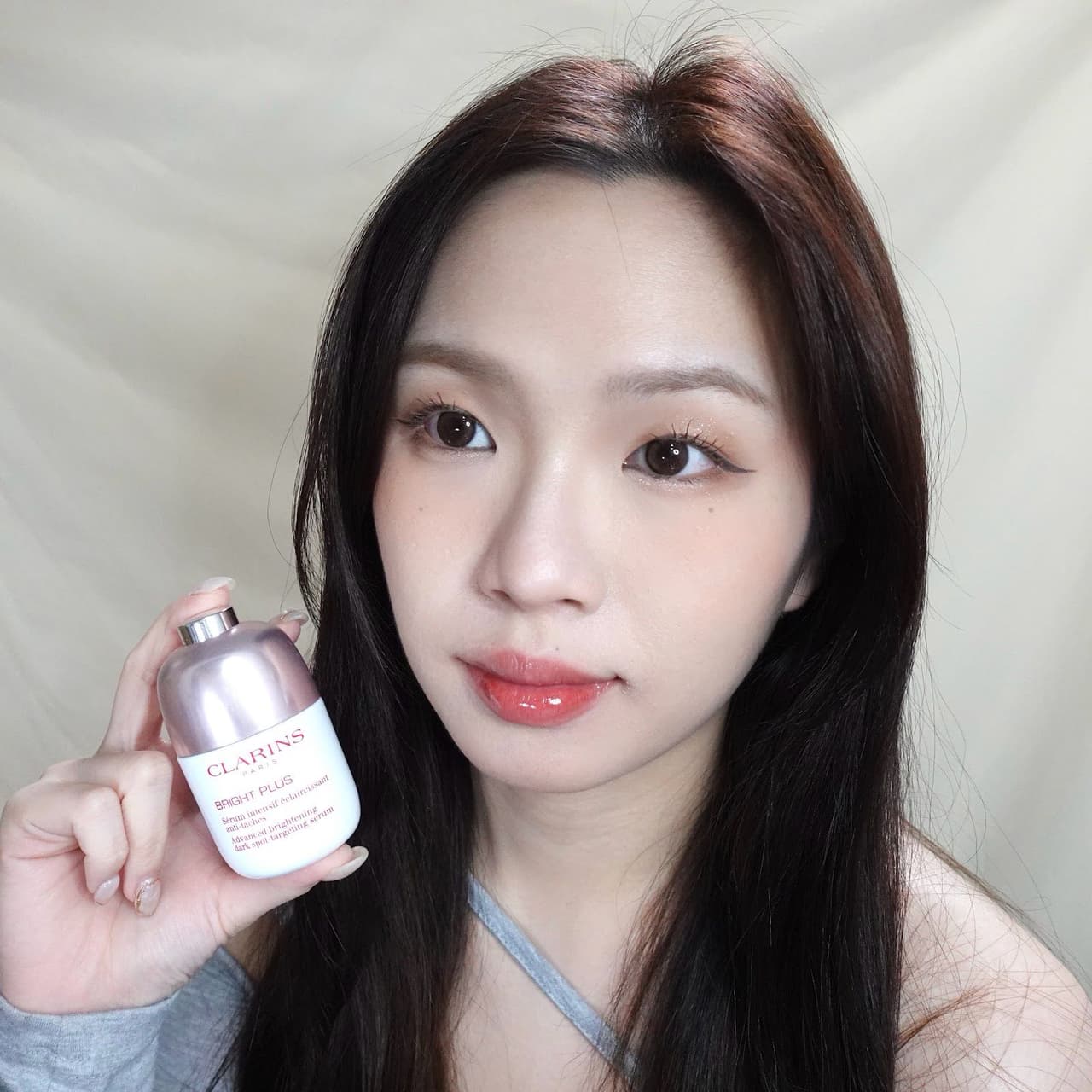 【趁夏天前趕快白起來放！溫和亮白專家Clarins克蘭詩 】 - Laura (@rosyy__rose__) | Dcard