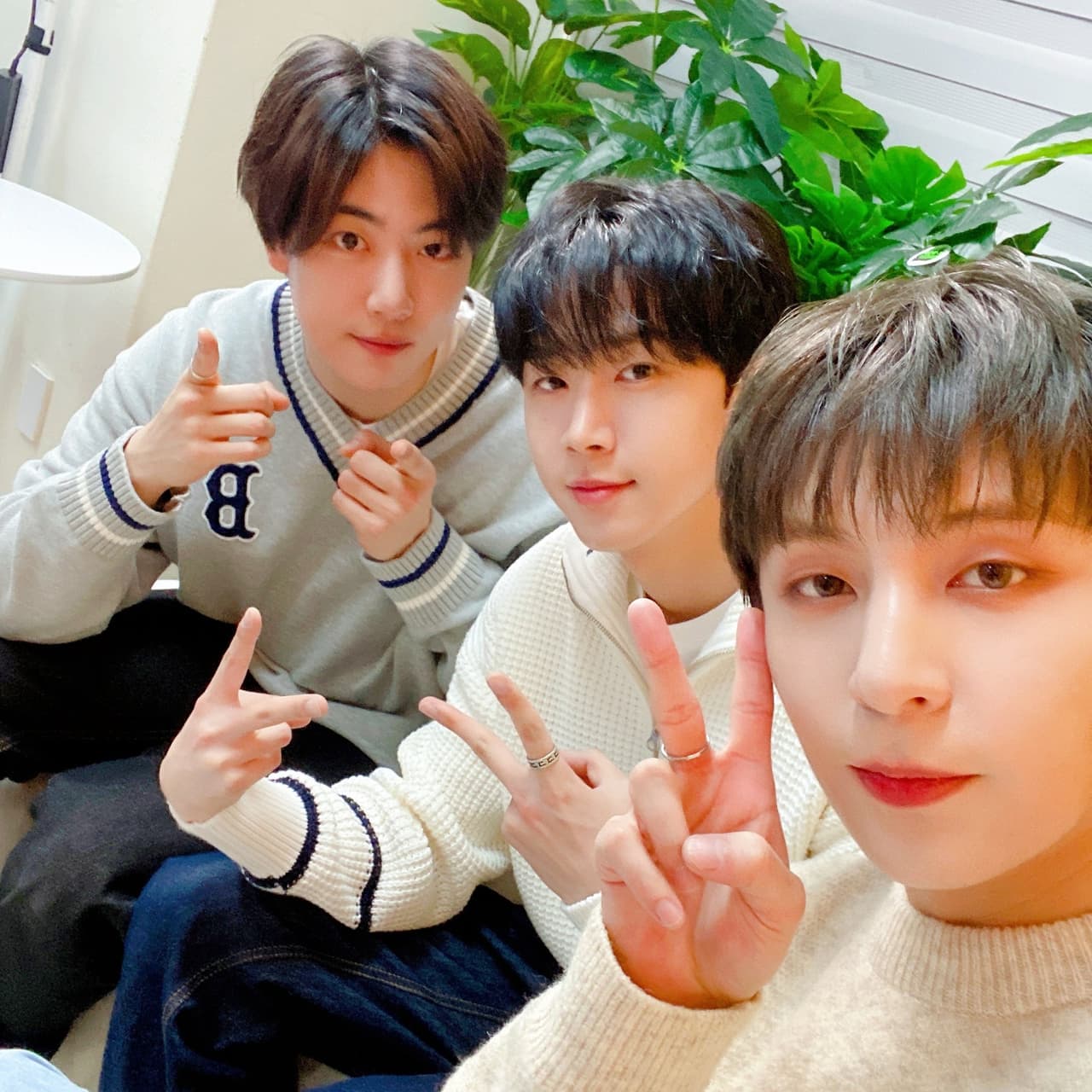 #集中討論 Golden Child主唱Y 入伍前的深情離別曲《如果是風》☆持續更新 - B3-2 留言 | Dcard