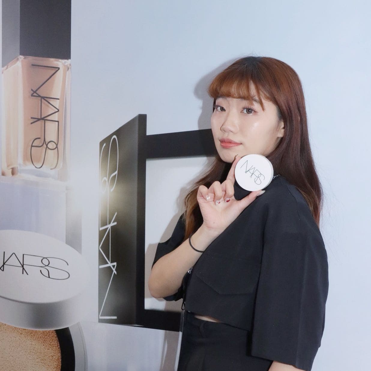 #分享 #分享 什麼呀？這個妝感是自帶反光板嗎？也太亮了吧！ - 美妝板 | Dcard