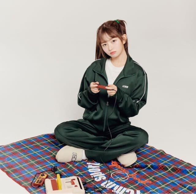 #分享 IVE Rei 擔任FCMM新代言人💚 - 追星板 | Dcard