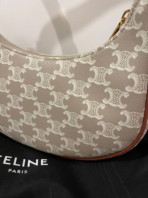 #開箱 第一顆Celine是男友送的生日禮物🥹🫶🏻 ️ 🇯🇵新色Ava - 精品板 | Dcard