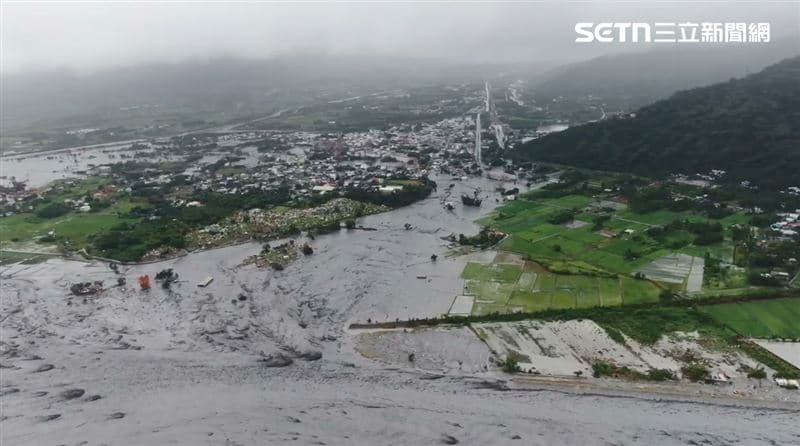 花蓮堰塞湖溢流！李鴻源示警「還有3000萬噸水沒下來」：悲劇恐重演 - SETN三立新聞網 (@setn54) | Dcard