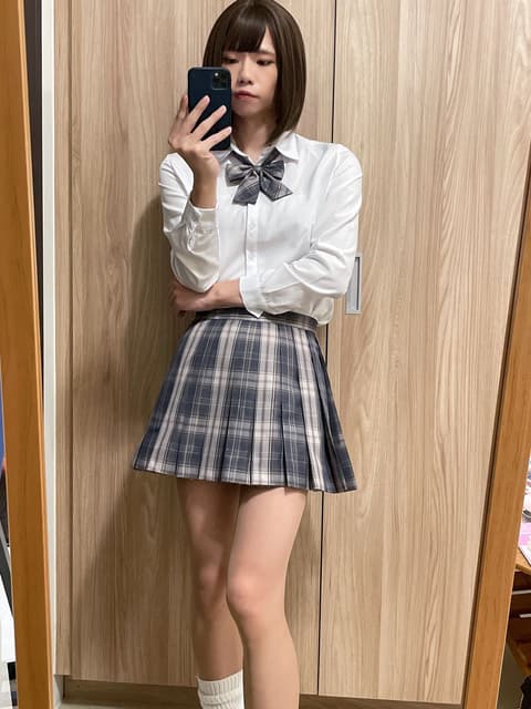 應該…是不太敢穿出門的JK制服 - 偽娘板 | Dcard