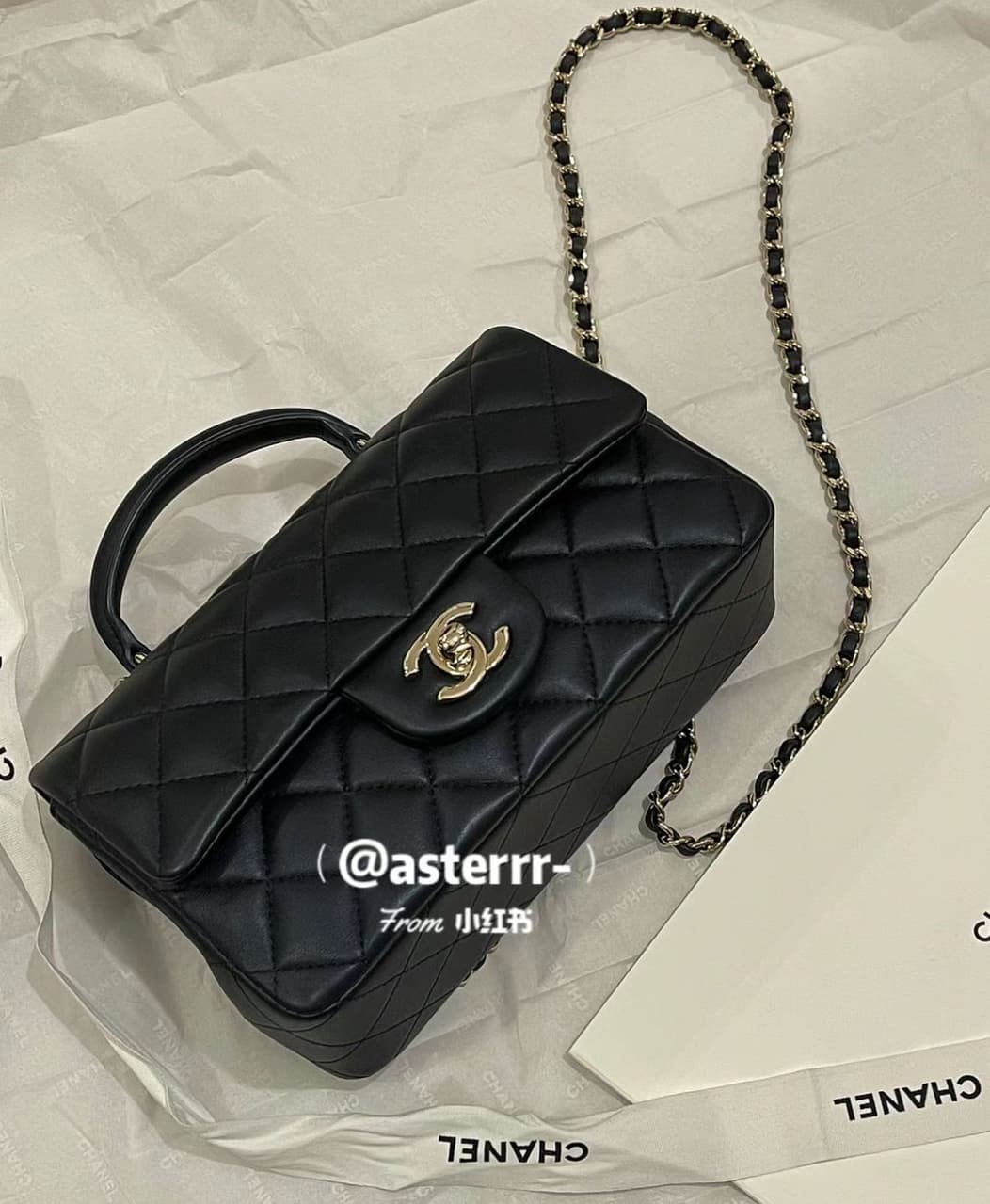 #選手 Chanel trendy cc黑金小號/cf mini handle 深藍選擇 - 精品板 | Dcard