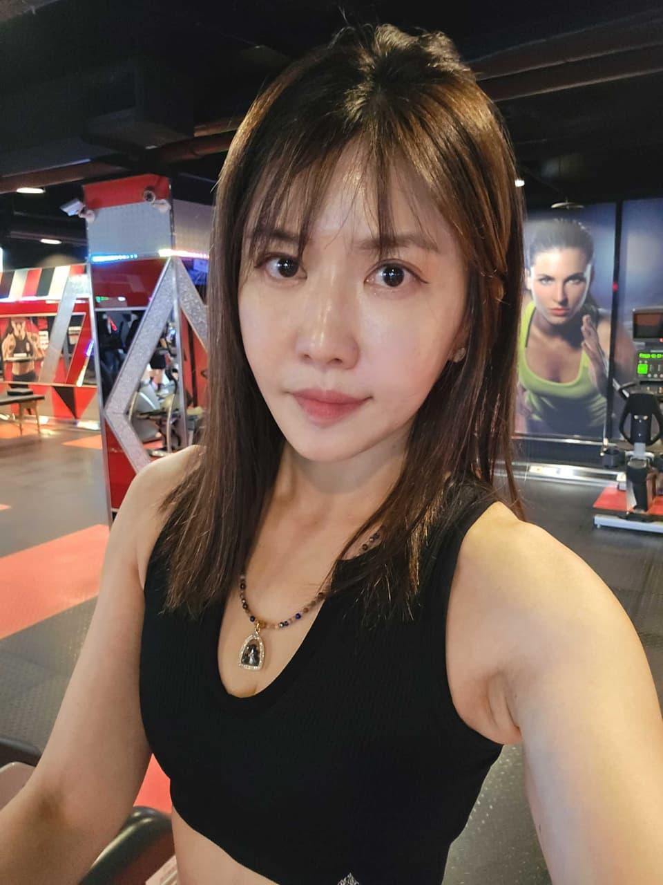 背影殺手姐姐 - 閒聊板 | Dcard