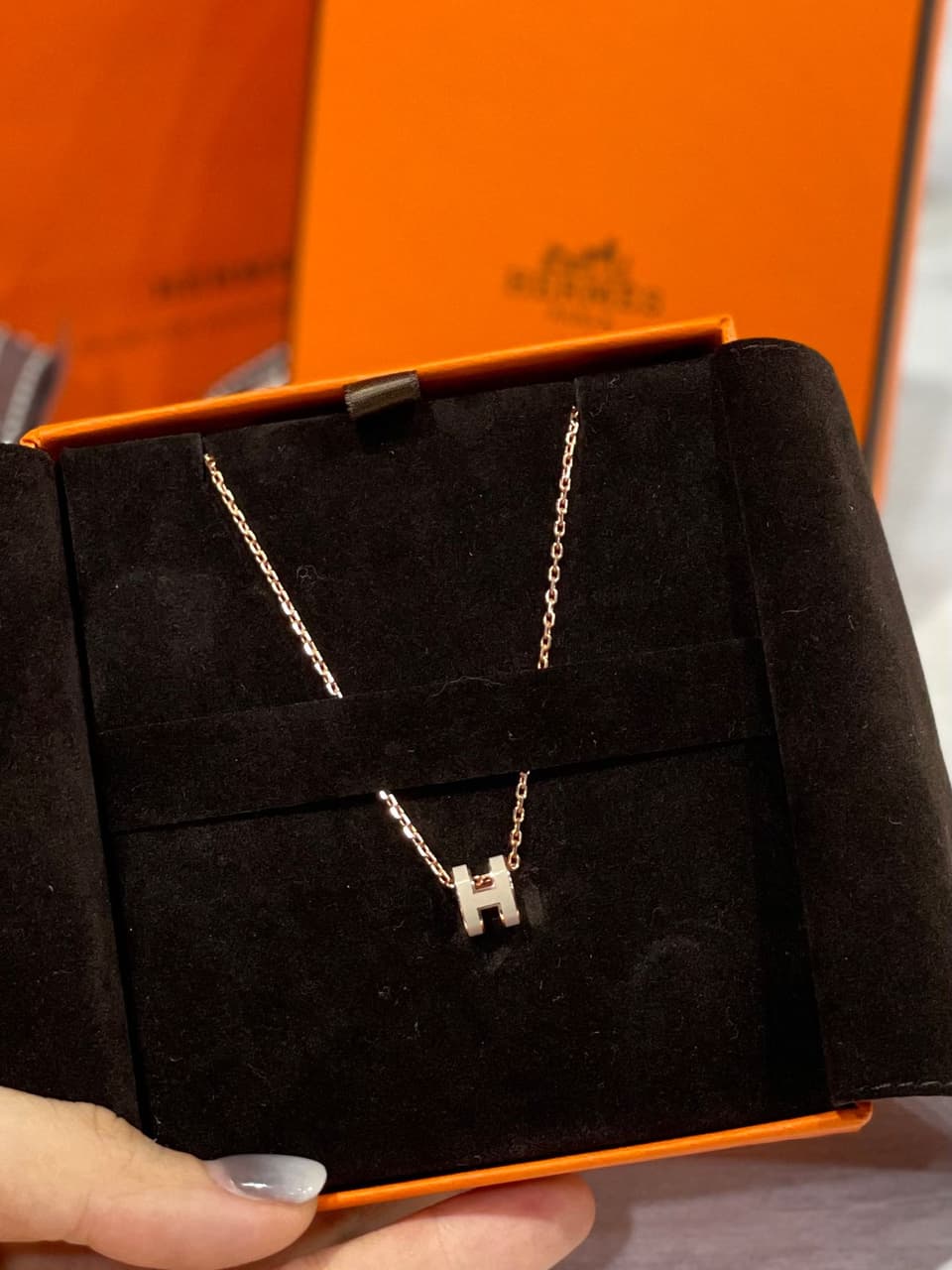 #開箱 第一個橘袋子🐎！Hermes mini pop H 奶茶玫瑰金項鍊🔸 - 精品板 | Dcard