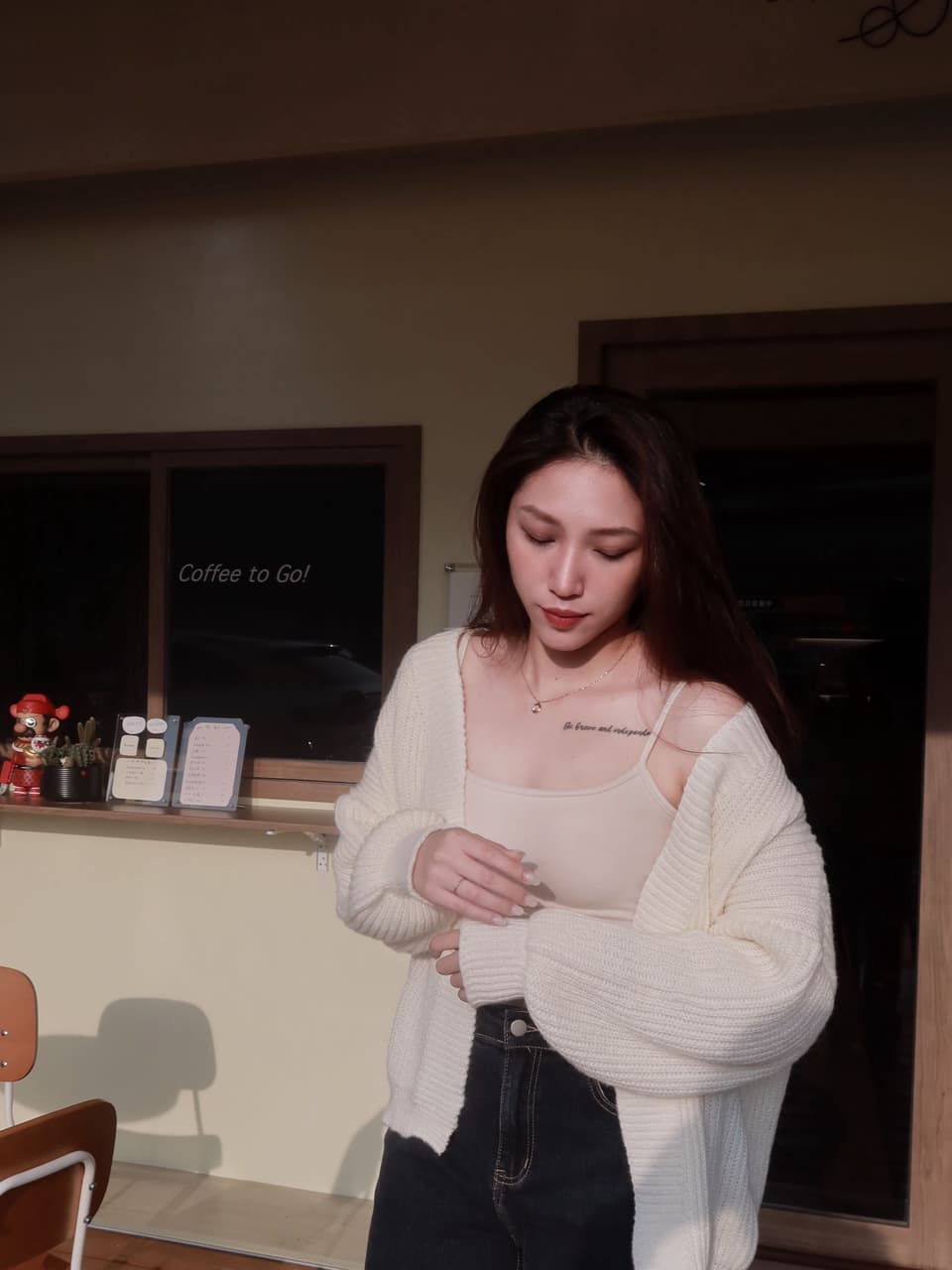 #分享 冬天來了 ️｜奶杏色｜針織開衫 - 小雞🐤 (@derrica) | Dcard