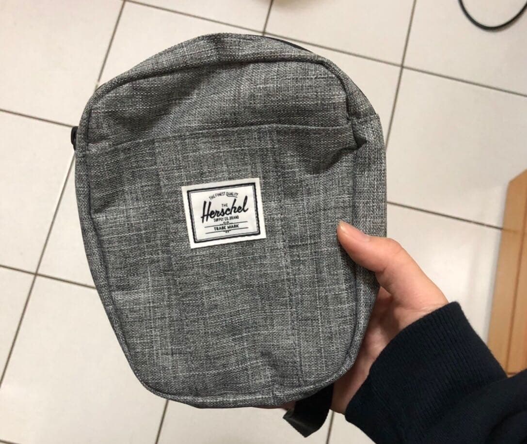 #推薦 Herschel Supply包包 - Chen (@lemon737) | Dcard