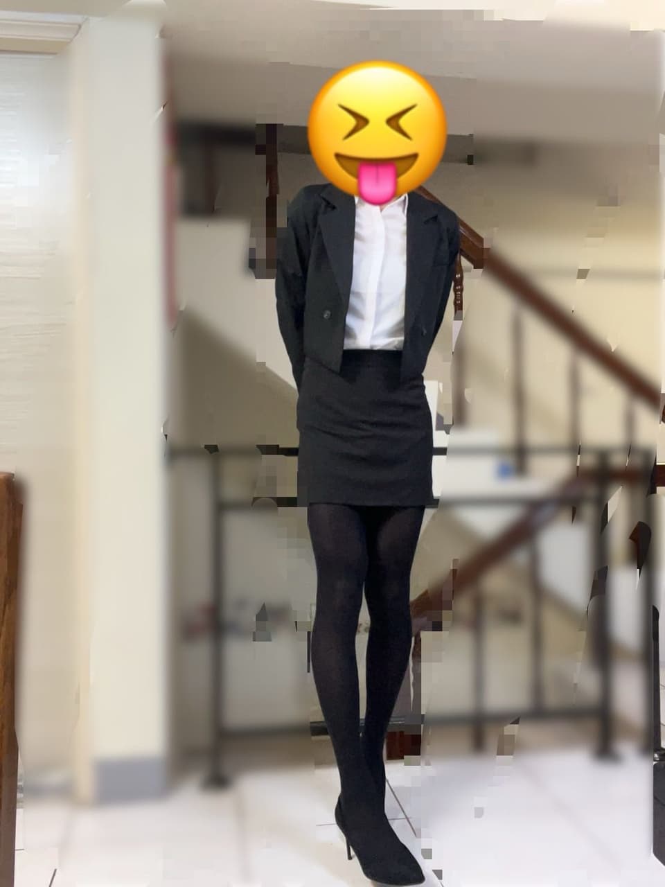 小小秘書又來了 - 嫣然 (@blackwall) | Dcard