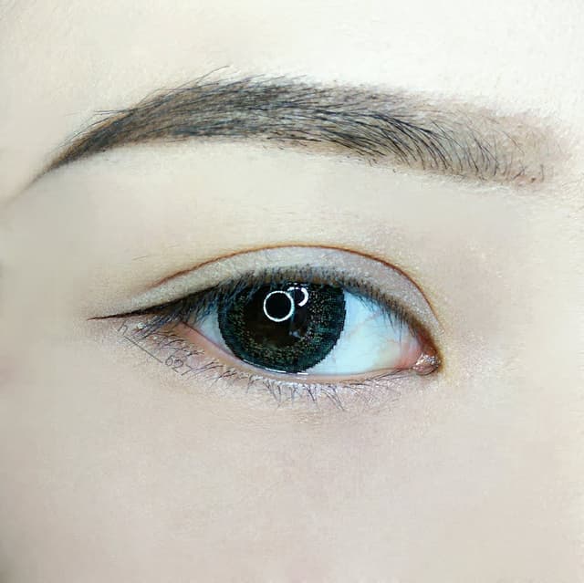 🌹少女系玫瑰金屬風暴🌸#日常妝#眼妝分享#教學#試色 #colourpop#solone - B37 留言 | Dcard