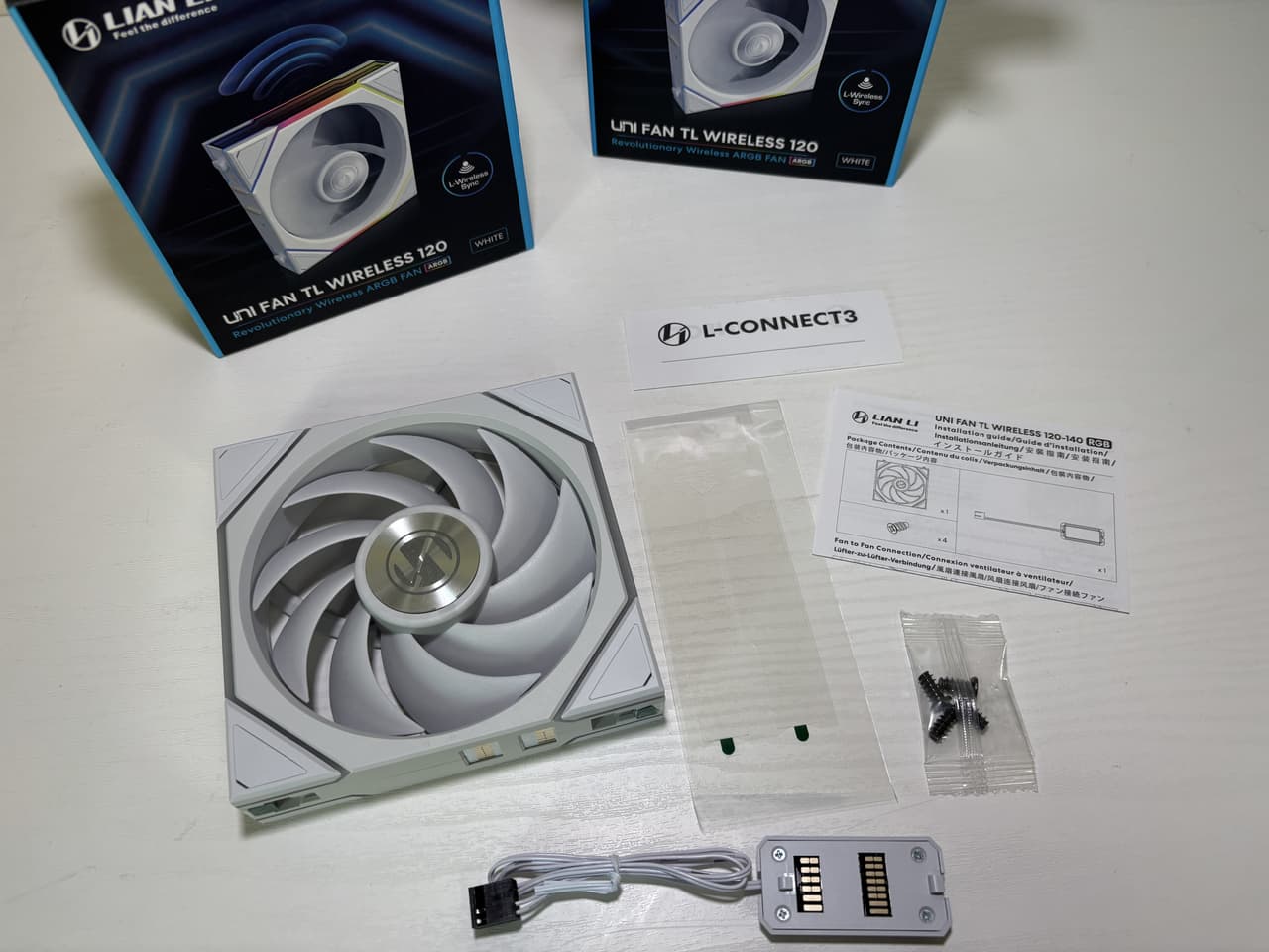 【開箱】「它的無線或許跟你想的不一樣！？」Lian Li UNI FAN TL/SL Wireless LED/LCD 120 積木風扇 - 3C板 | Dcard