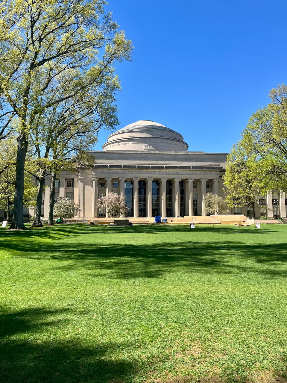 從哈佛到端盤子：為追夢所做出的覺悟 - WW的世界 (@harvardlife) | Dcard