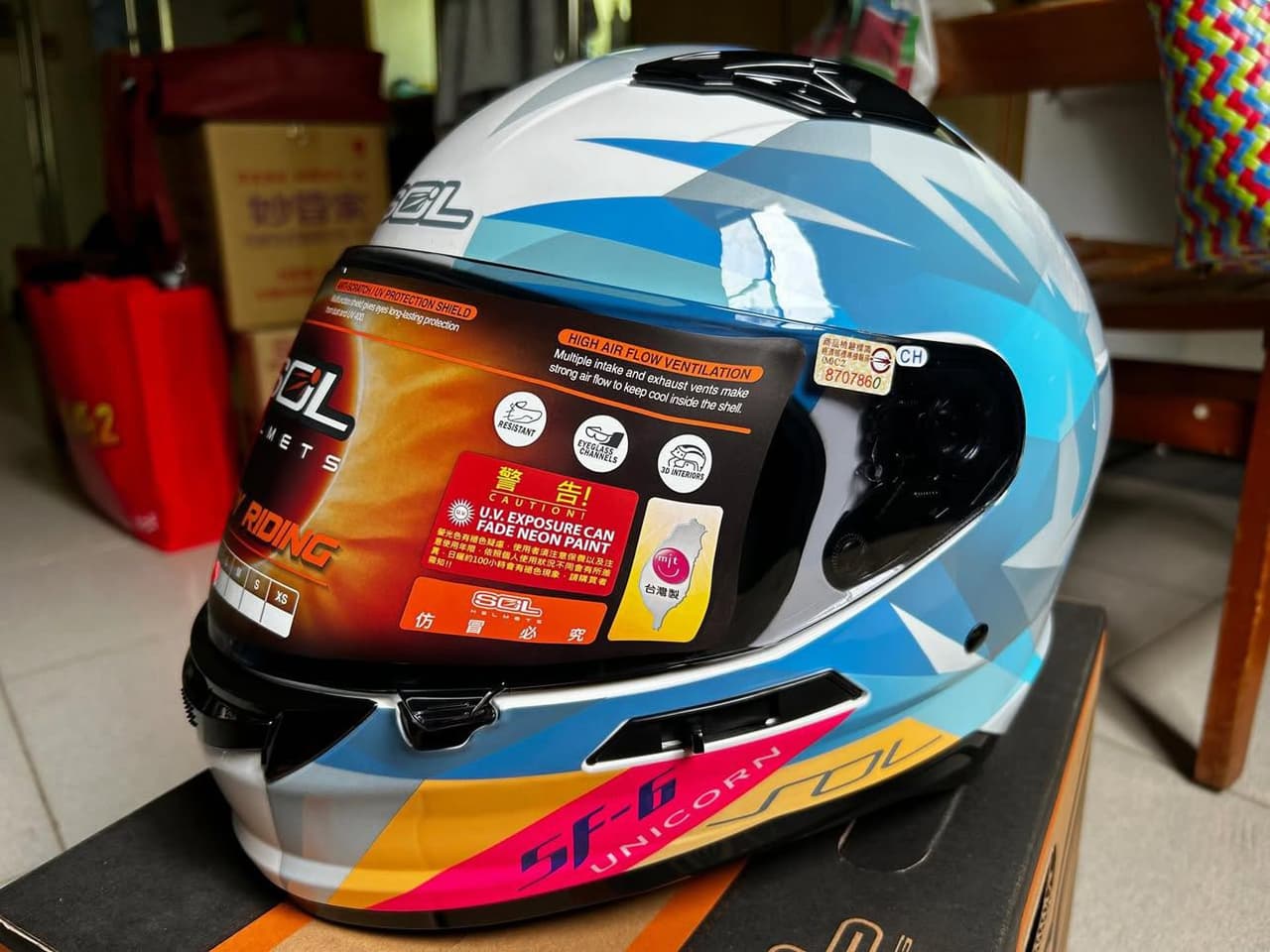 SOL SF-6 獨角獸_白/藍 全罩式安全帽 - 樹德科技大學板 | Dcard
