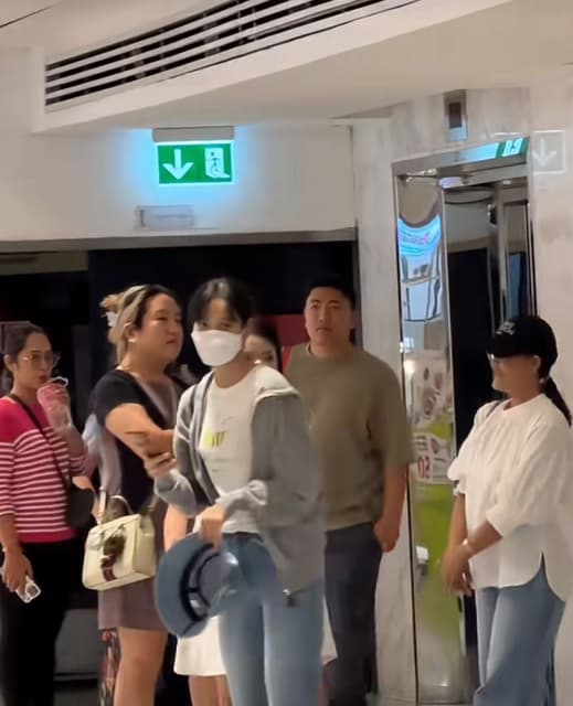 #分享 曼谷偶遇Lisa - B20 留言 | Dcard