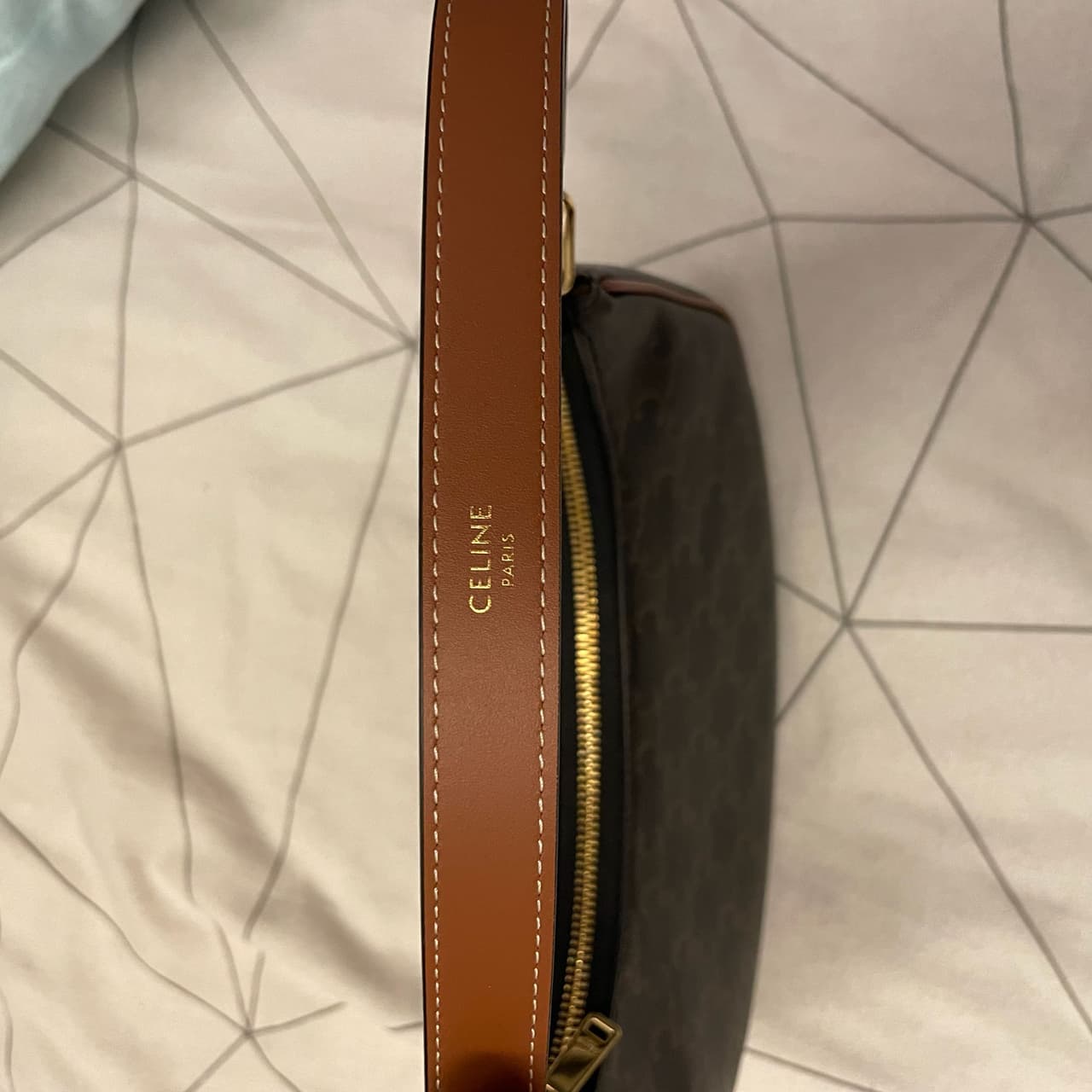 #我要賣 已售 Celine ava 老花腋下包 - 二手交易板 | Dcard