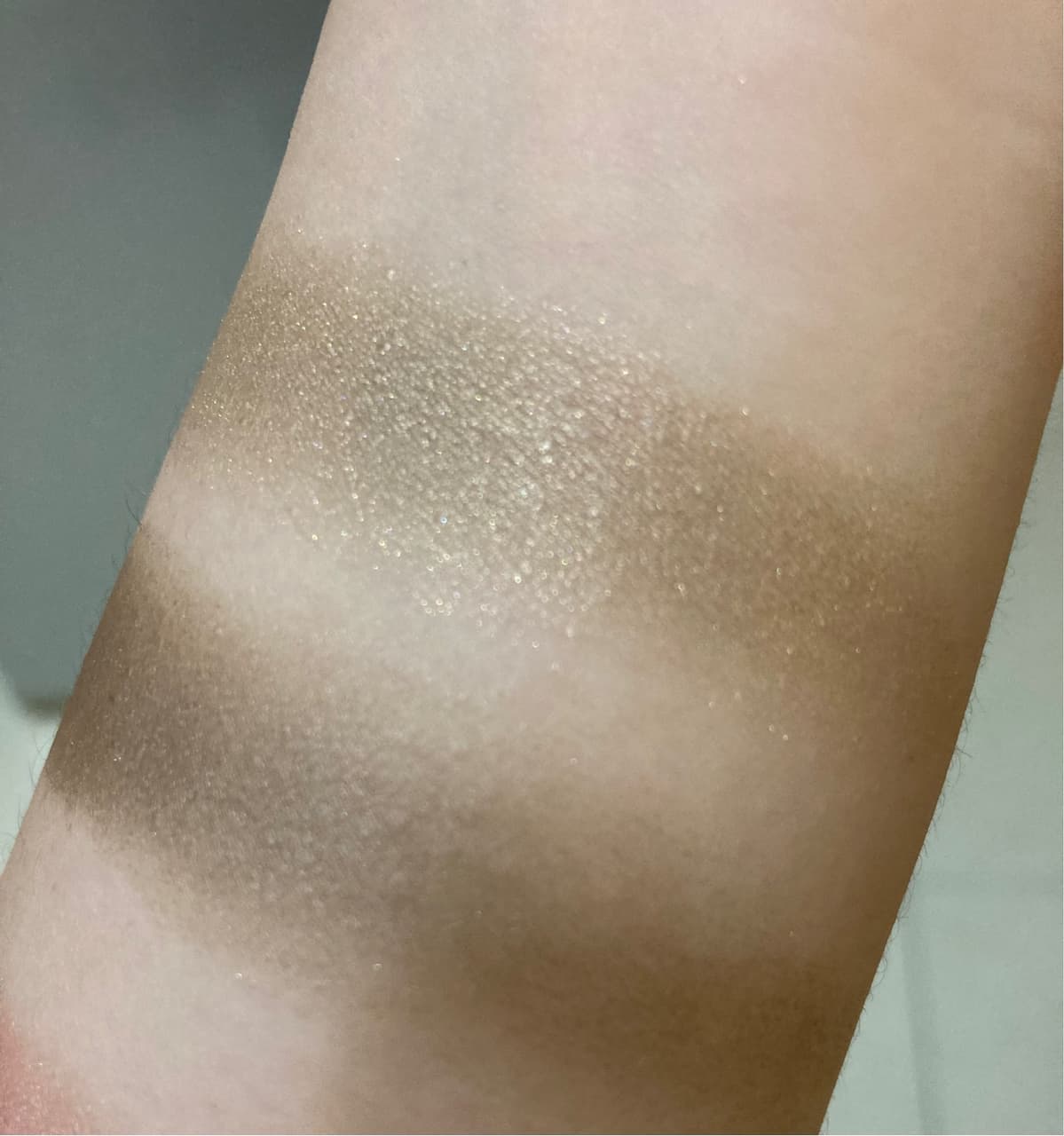 #試色 Ettusais艾杜紗雙色眼影 02、05、11 - 美妝板 | Dcard