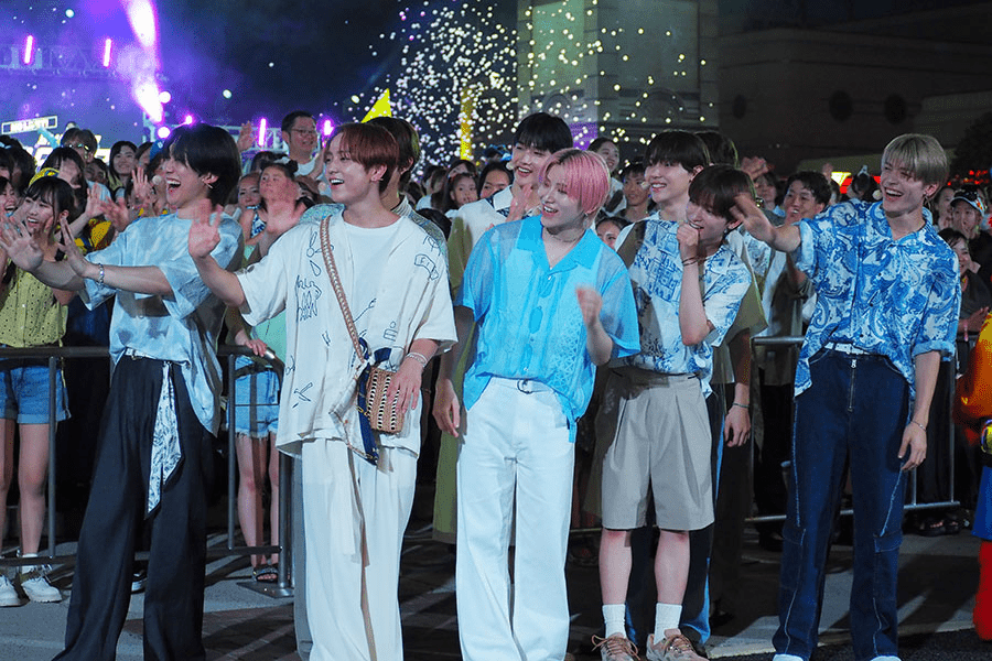 #新聞 ＆TEAM在大阪USJ合作活動中興奮表示「一起嗨起來」 - 追星板 | Dcard