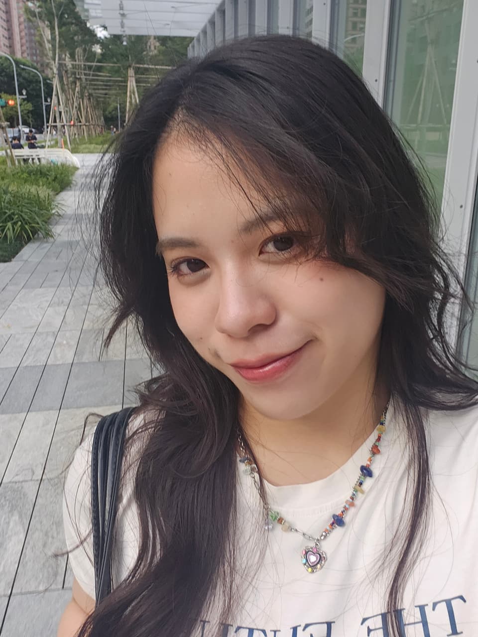 綠色眼影之粉綠撞色 - 褚褚可憐 (@cjv0116) | Dcard