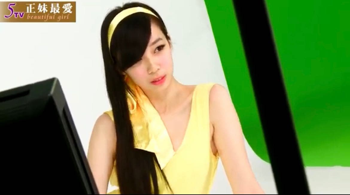 這是教英文的Lily Chen嗎😮 - YouTuber板 | Dcard