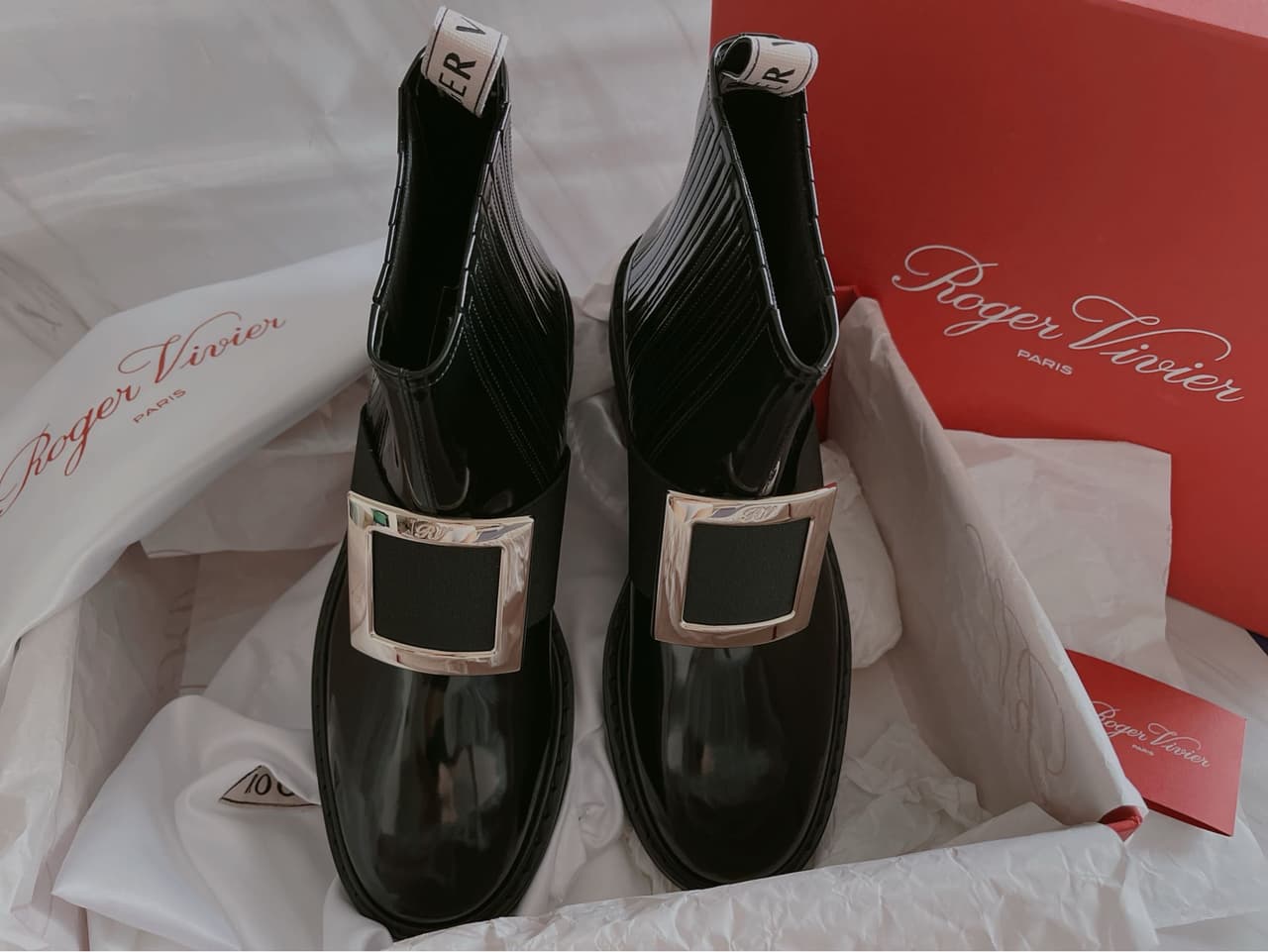 #分享 鞋控又來分享啦 RV經典方釦切爾西短靴 - 精品板 | Dcard