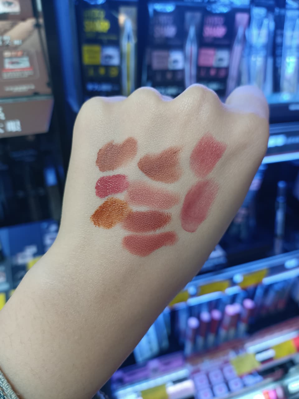 #分享 我好像發現了kate怪獸唇釉M05相似色！ - 美妝板 | Dcard