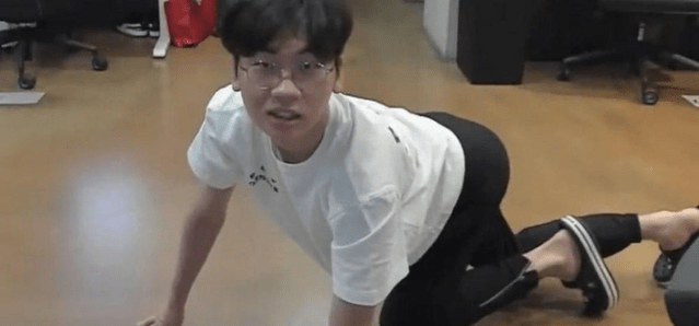 #分享 #甲文慎入 Doran第一次在T1直播說Oner有點帥 - 英雄聯盟板 | Dcard