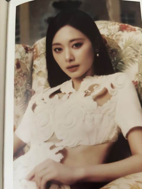 #分享 開箱周子瑜solo出道專輯《abouTZU》🫶🏻 - 追星板 | Dcard