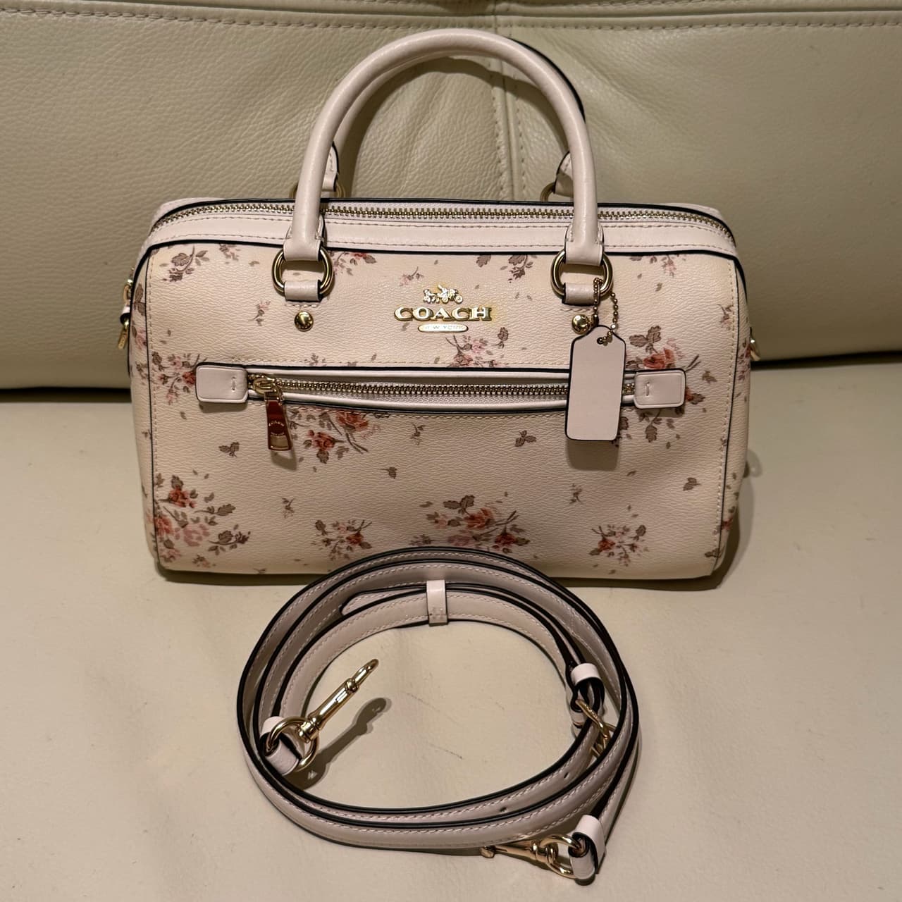 #我要賣 全新/二手包包大雜燴（有Coach、MK、萬國通路等等） - 二手交易板 | Dcard