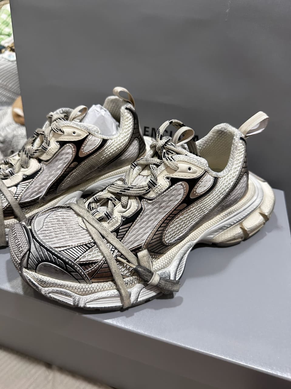 #開箱 #分享 巴黎世家 balenciaga 3XL sneakers 香檳色 終於入手啦！ - 精品板 | Dcard